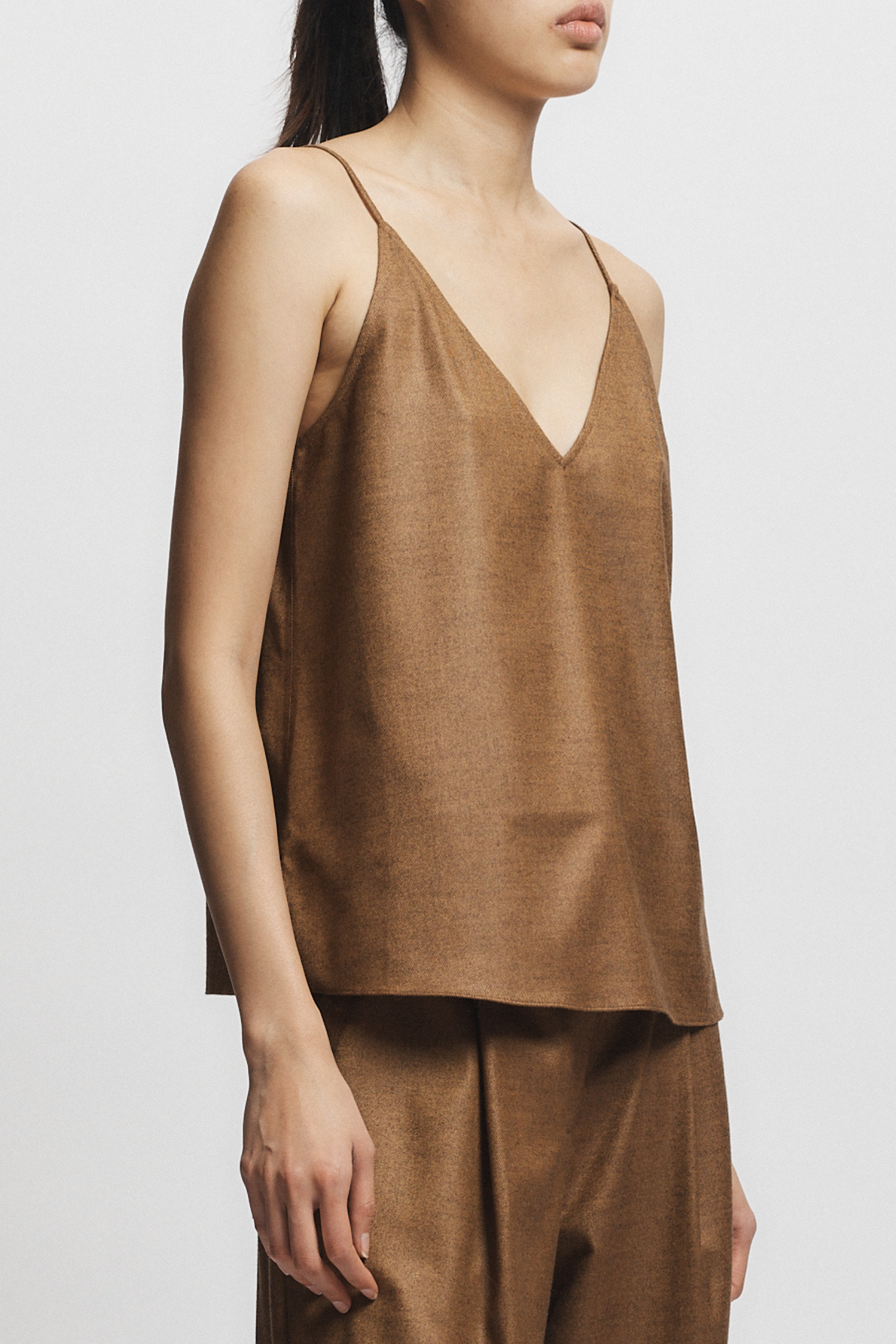Saint Art New York - Keller V-Nek Swing Tank in Clove – Blond Genius